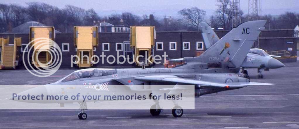 229 OCU Tornado F3T and F3 Prestwick dec89 - FighterControl