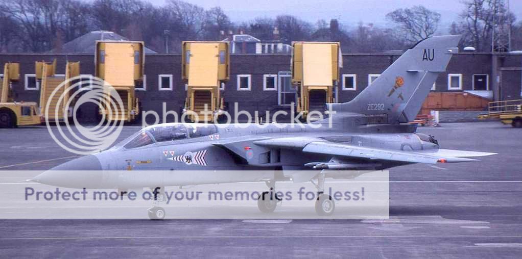 229 OCU Tornado F3T and F3 Prestwick dec89 - FighterControl